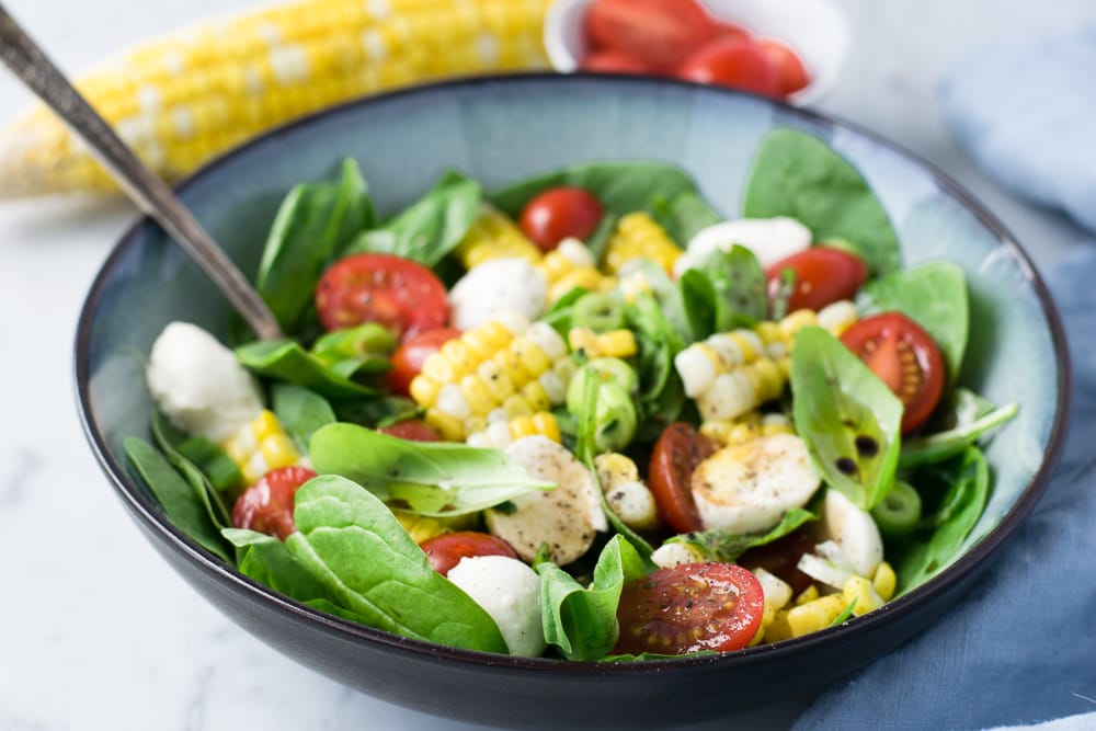 Salade de maïs, tomates et bocconcini - Marie-Ève Caplette Nutritionniste